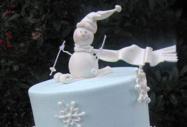 Royal Icing Snowflakes for Cakes and Cupcakes - My Cake School