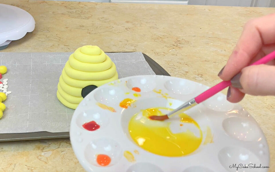 Bee Mine Cake- Free Tutorial for Valentine's Day - My Cake School